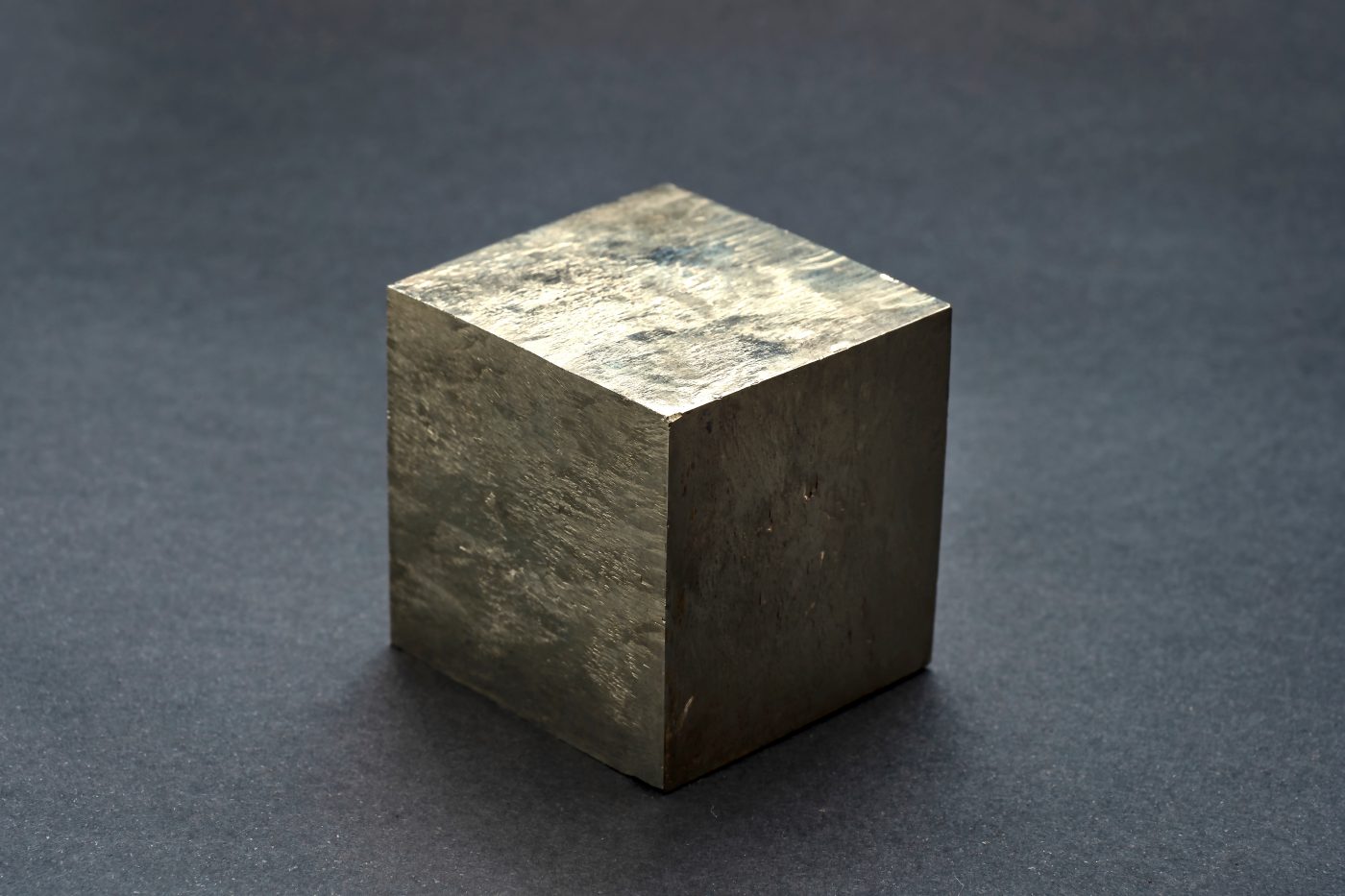 “The Castello Cube” - Ein atemberaubendes Kunstwerk aus Gold